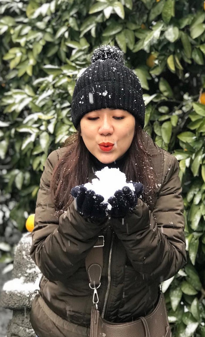 Potret Tante Ernie Saat Lagi Kedinginan Foto 3