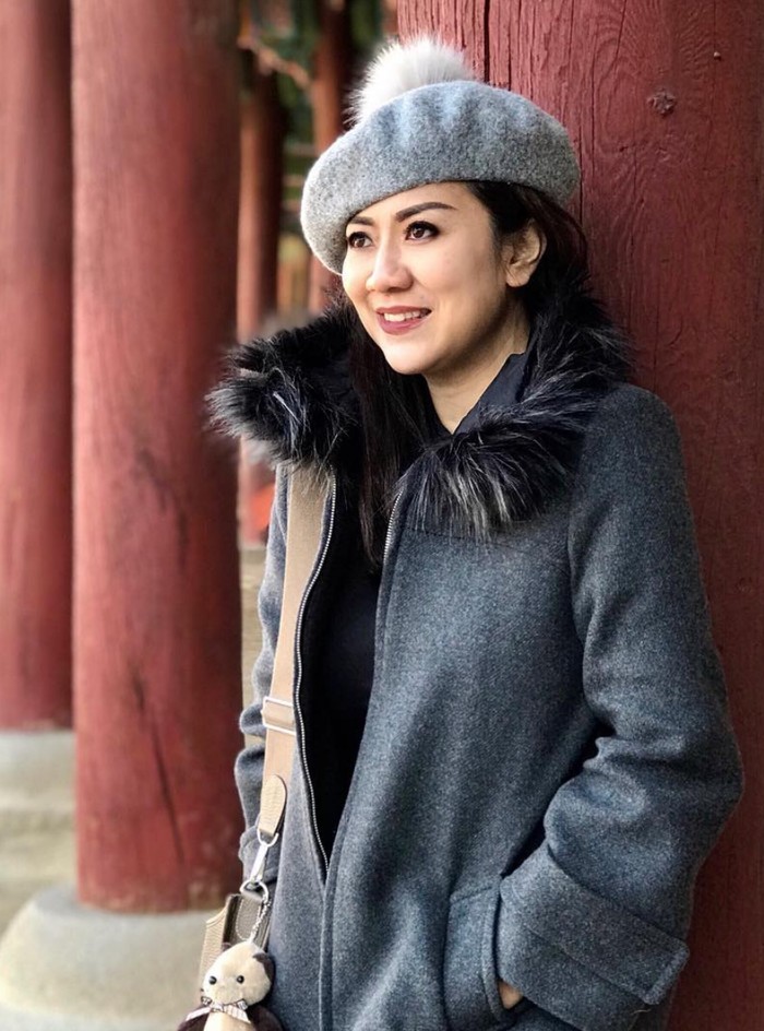 Potret Tante Ernie Saat Lagi Kedinginan Foto 2