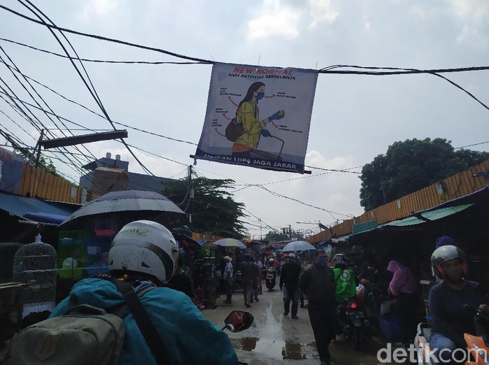 PSBB Transisi DKI, Begini Kondisi Pasar Jatinegara dan Pasar Minggu PSBB Transisi DKI, Begini Kondisi Pasar Jatinegara dan Pasar Minggu