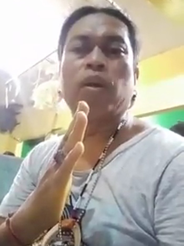 Seniman Surabaya yang Tantang Hirup Mulut Pasien COVID-19 Dipanggil Polisi Seniman Surabaya yang Tantang Hirup Mulut Pasien COVID-19 Dipanggil Polisi