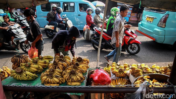 Ada yang Jualan Lho di Pasar Kebayoran Lama, Kok Bisa?