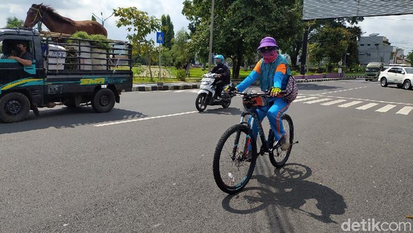 Asyiknya Gowes Sepeda Sembari Cuci Mata di Ciamis