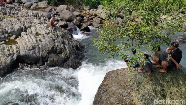 Cadas Ngampar, Tempat Basah-basahan Asyik di Ciamis