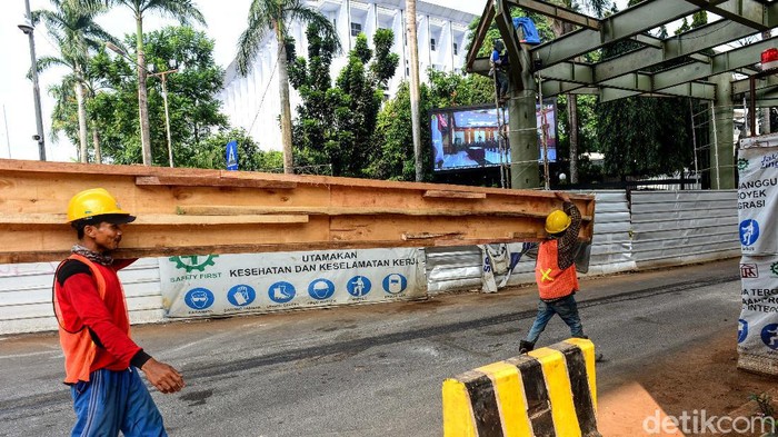 Melihat Pembangunan Skybridge Integrasi MRT ASEAN-TransJ CSW