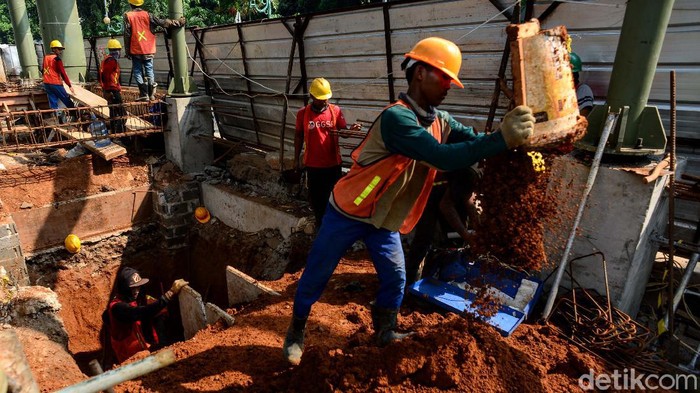 Melihat Pembangunan Skybridge Integrasi MRT ASEAN-TransJ CSW