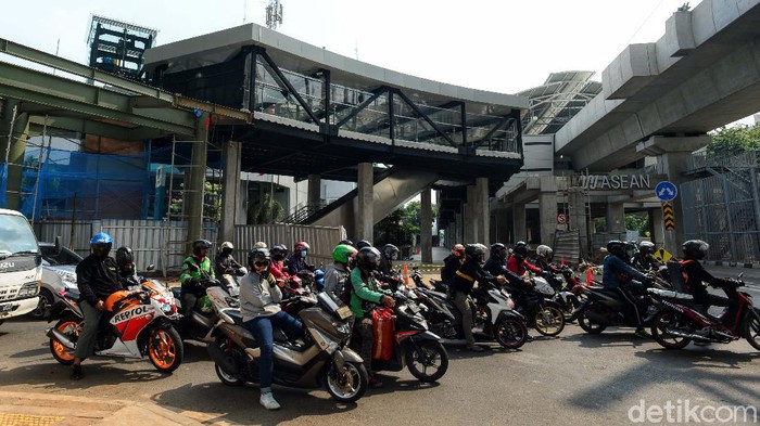 Melihat Pembangunan Skybridge Integrasi MRT ASEAN-TransJ CSW