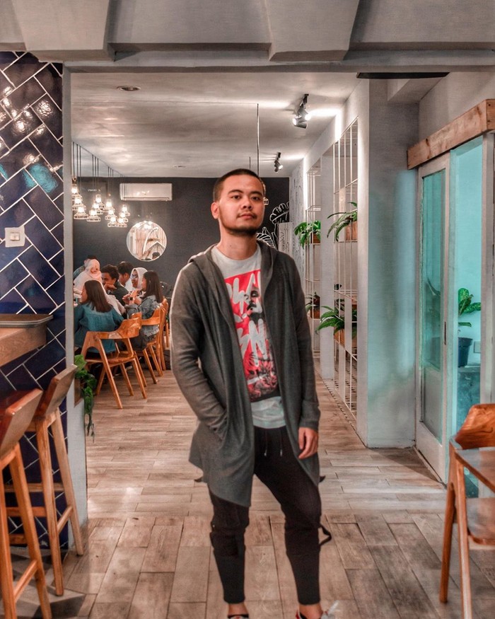 Reza SMASH Sering Nongkrong di Kafe Kekinian, Ini Buktinya