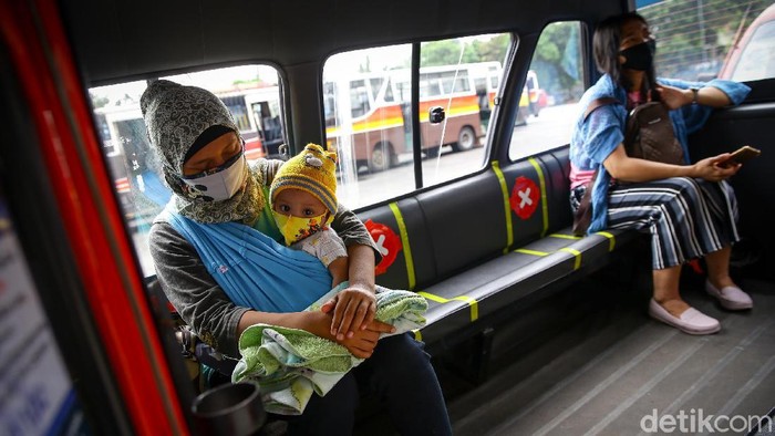 Potret Penerapan Protokol Kesehatan di Angkot Jak Lingko