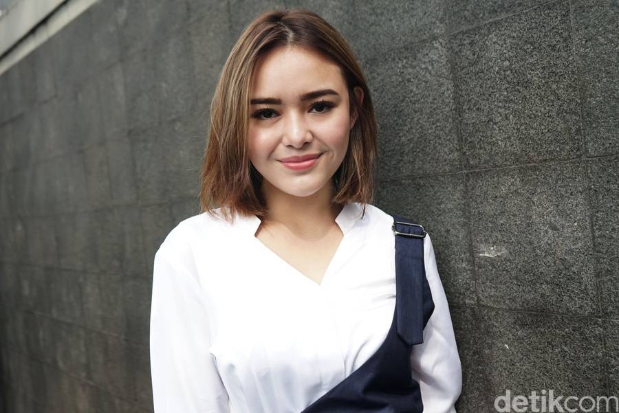 Habis Pose Seksi di Ranjang, Amanda Manopo Lucu Lagi Habis Pose Seksi di Ranjang, Amanda Manopo Lucu Lagi
