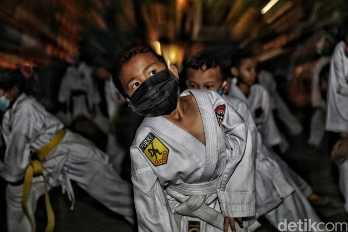 Kembalinya Semangat Anak-anak Berlatih Karate di Era New Normal