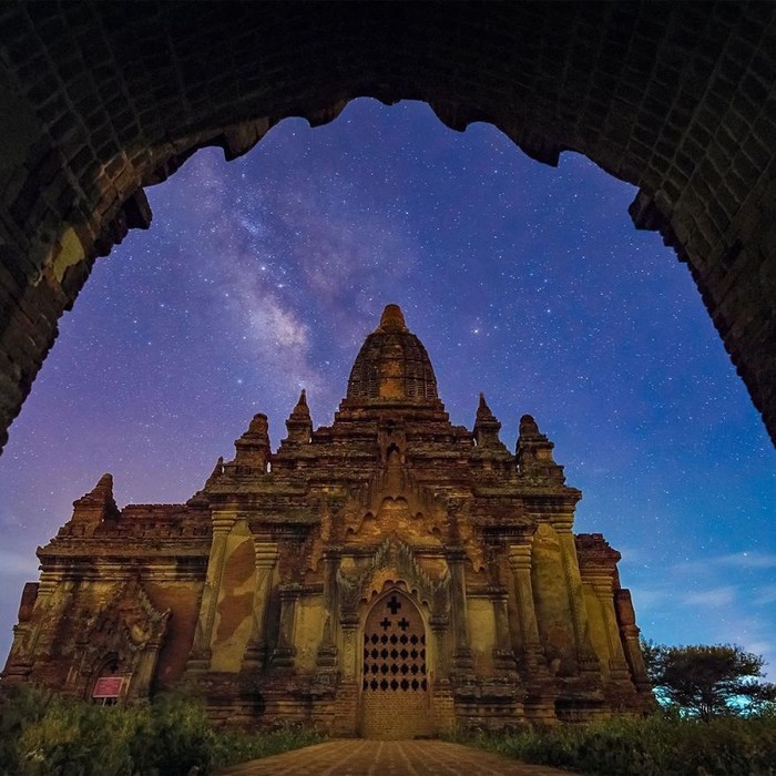 Terpesona Kota 10.000 Kuil di Myanmar