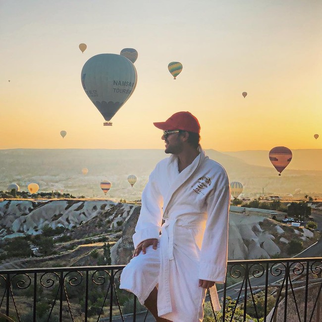 10 Foto Emir Bahadir, Crazy Rich Ganteng Turki dengan Kekayaan Rp 44 M