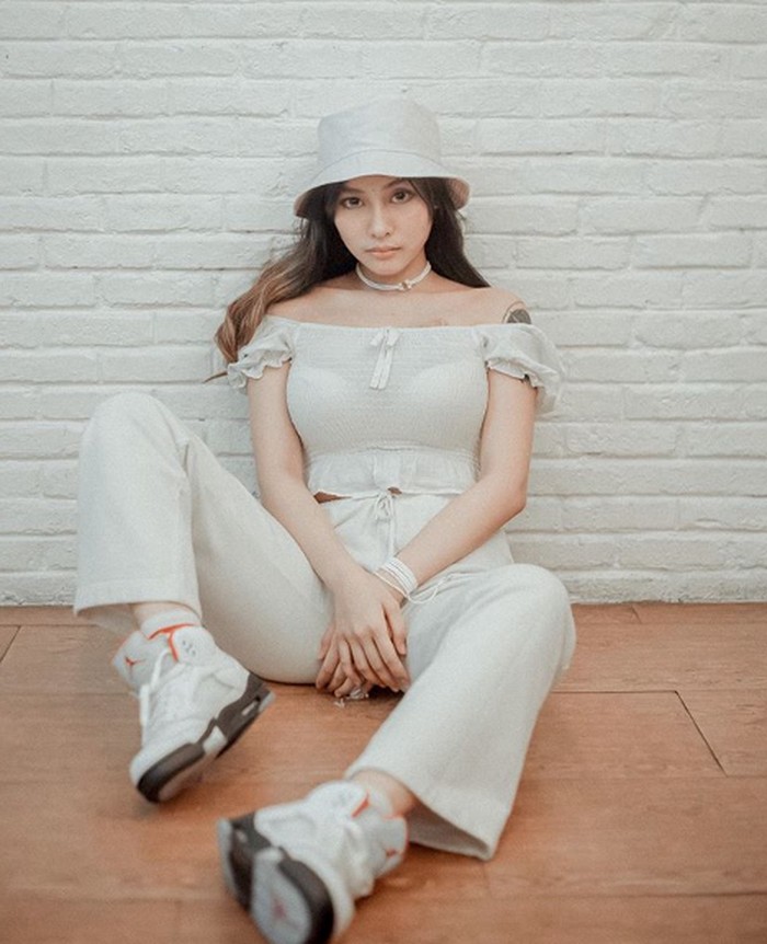 DJ Irene Agustine Dituding Hamil Duluan, Ini Fakta-faktanya!