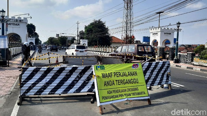 Ini Lubang Galian yang Bikin Pemotor Terperosok di Yogyakarta Ini Lubang Galian yang Bikin Pemotor Terperosok di Yogyakarta