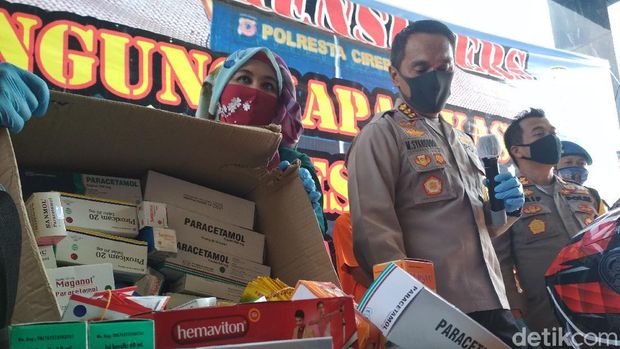 Pria Bertato 'Mata Satu' Tadah Obat Curian Komplotan Pembobol Apotek Pria Bertato 'Mata Satu' Tadah Obat Curian Komplotan Pembobol Apotek