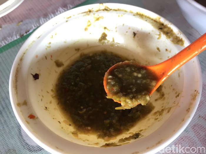 Slurpp! Ini Bakso Kuah 'Comberan' yang Hits di Depok