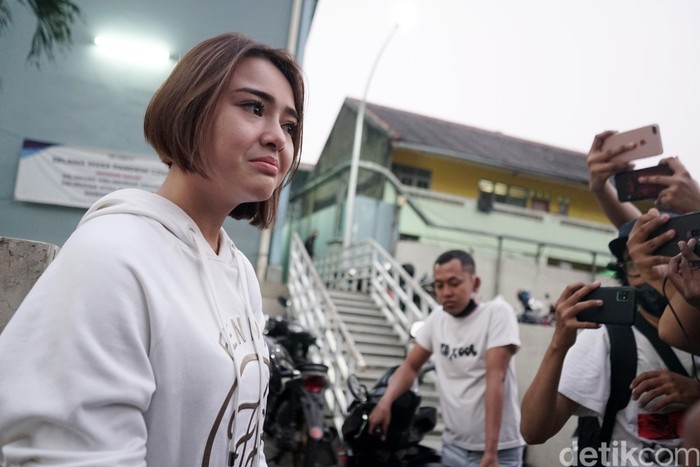 Ekspresi Amanda Manopo Disebut Cabe-cabean Oleh Nikita MIrzani