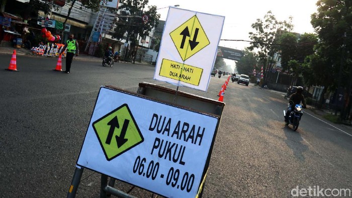 Ada Proyek Flyover, Lalin di Jalan Jakarta Dialihkan Ada Proyek Flyover, Lalin di Jalan Jakarta Dialihkan