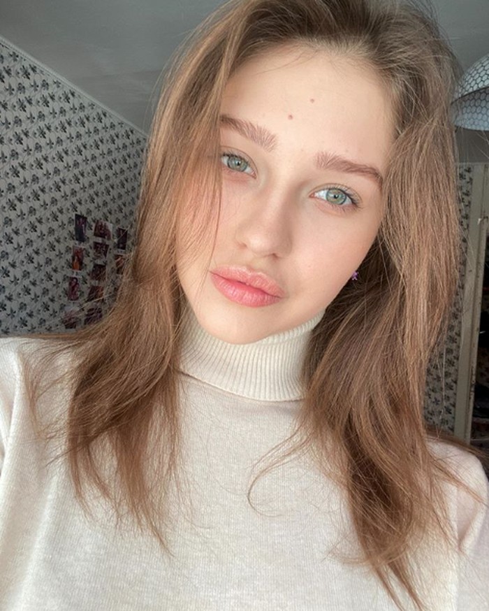 Anastasia Savchenko, Gadis Kazakshtan yang Bikin Salfok di Konten Turah ...