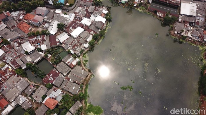 Potret Situ yang Semakin Terhimpit Permukiman