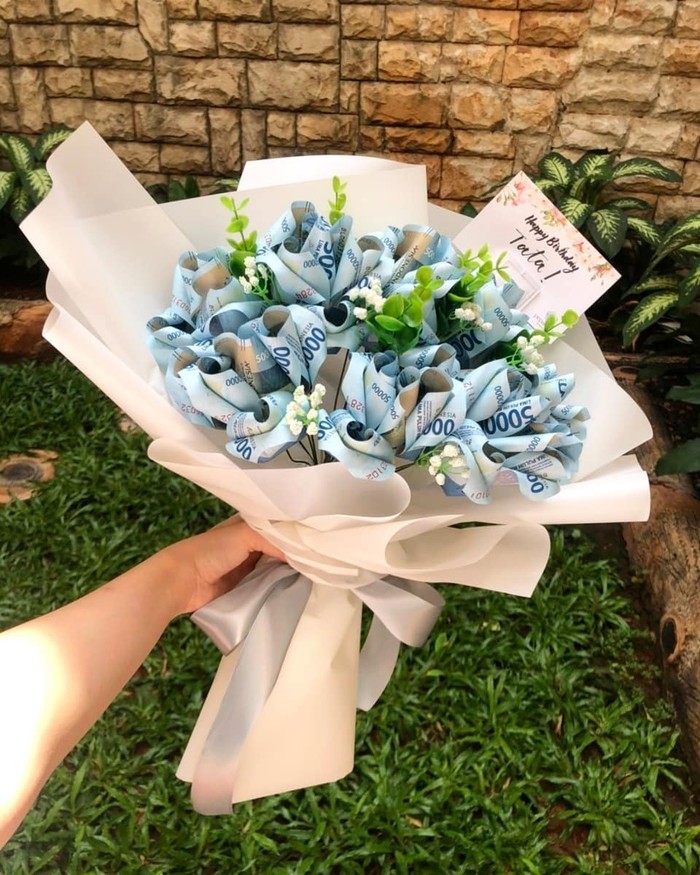 Sultan! Kue Tema Uang Ini Bisa Jadi Kado Ultah Mewah