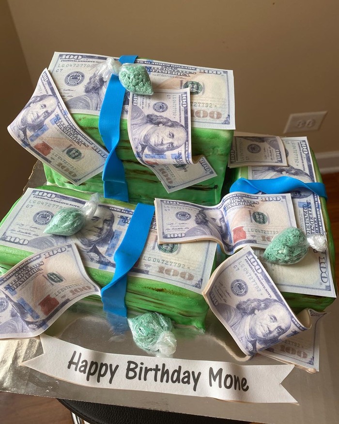 Sultan! Kue Tema Uang Ini Bisa Jadi Kado Ultah Mewah