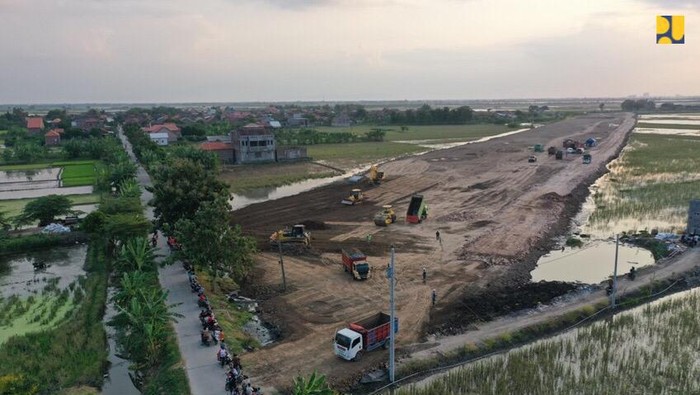 Mengintip Progres Proyek Tol Semarang-Demak Mengintip Progres Proyek Tol Semarang-Demak