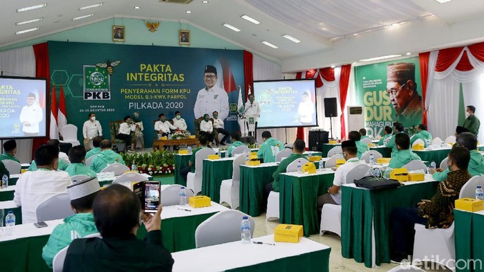 PKB Serahkan Formulir B.1-KWK pada Calon Kepala Daerah