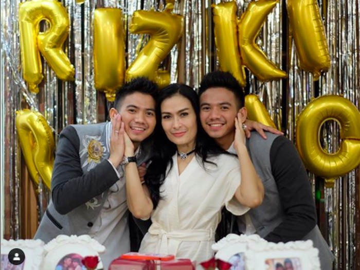 Rizki DA dan Potret Seru Kulinerannya Bareng Keluarga