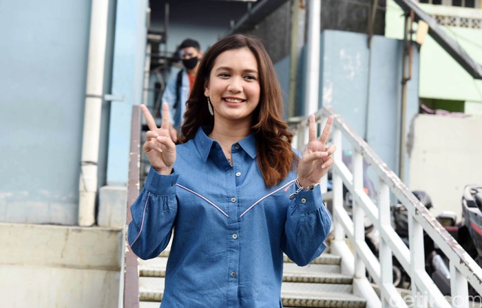 Masih Jomblo, Dea Annisa Ogah Nikah Muda