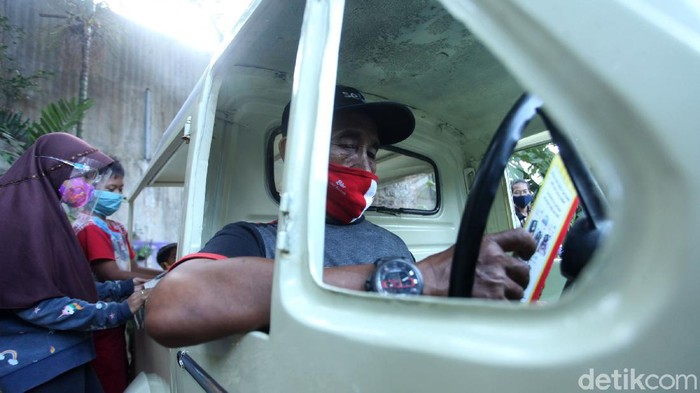 Foto Bemo yang Dirombak Jadi Perpustakaan Keliling di Ibu Kota
