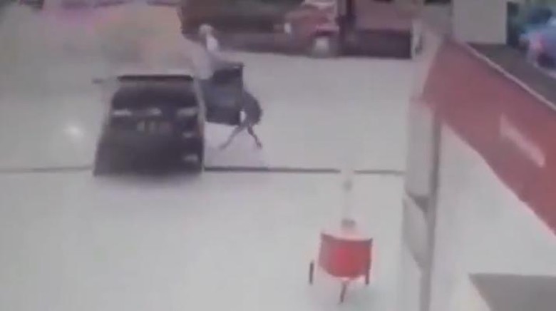 Viral Lagi Isi Bensin, Muncul Letupan dari Kabin Mobil, Apa Penyebabnya? Viral Lagi Isi Bensin, Muncul Letupan dari Kabin Mobil, Apa Penyebabnya?
