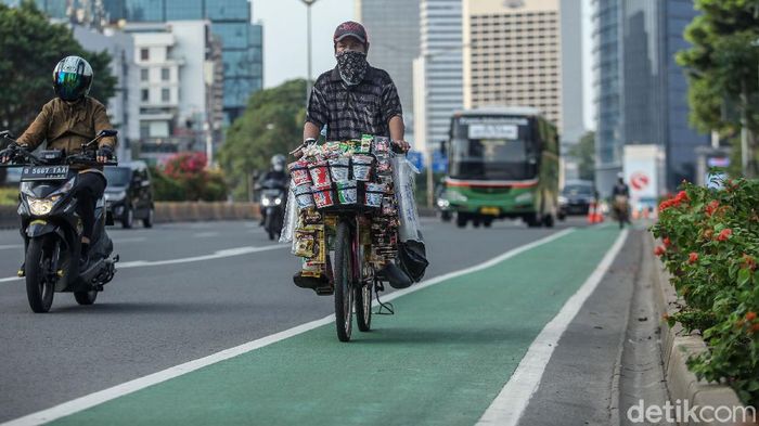 Ini Alasan Masker Scuba Dan Buff Dilarang Di Krl Foto 10