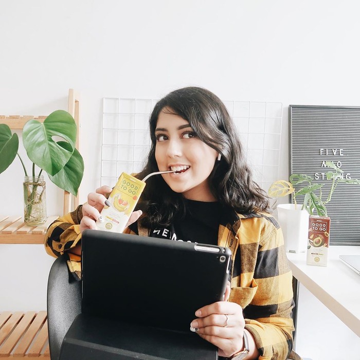 Nessie Judge, Youtuber Kece yang Sering Ngopi dan Cicipi Makanan Enak