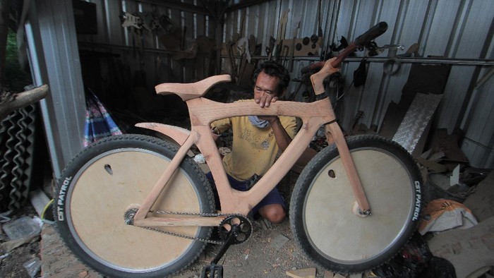 Wow! Sepeda Kayu L-Benr Ini, Keren Bener