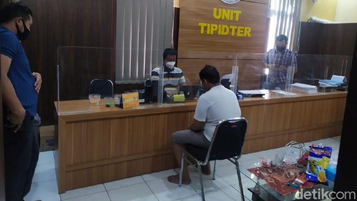 Pembunuhan Sadis di Jatim: Gorok Bapak Ibu Hingga Bakar Teman Gegara Di ... Pembunuhan Sadis di Jatim: Gorok Bapak Ibu Hingga Bakar Teman Gegara Di ...