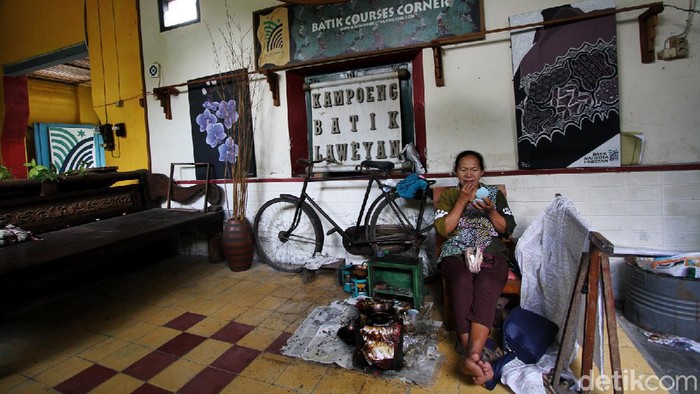 Menengok Aktivitas Para Seniman Batik di Laweyan