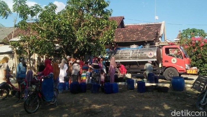 Krisis Air Bersih Meluas Ke 17 Desa Di Lamongan