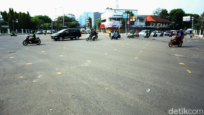 Suasana Lalin Jalan Harmoni Pasca Demo Rusuh