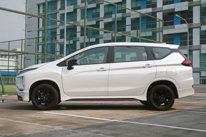 Melihat Lebih Dekat Mitsubishi Xpander Black Edition