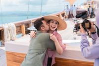 7 Gaya Mesra Nagita Slavina-Raffi Ahmad Liburan Anniversary ke Labuan Bajo