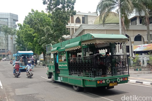 Foto: Liburan Naik Bandros Keliling Bandung!