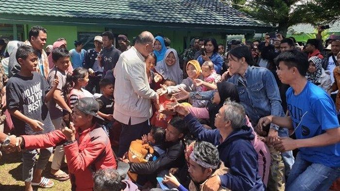 Korban Kerusuhan Wamena ke Nasrul Abit: Beliau Pahlawan Kami Korban Kerusuhan Wamena ke Nasrul Abit: Beliau Pahlawan Kami