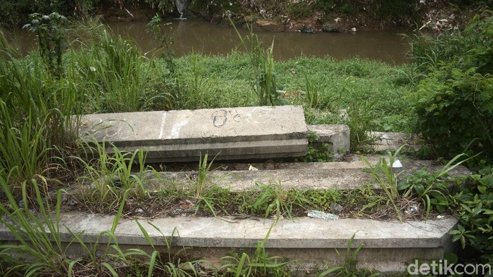 Jalan Inspeksi Ciliwung-Condet yang Mati Suri