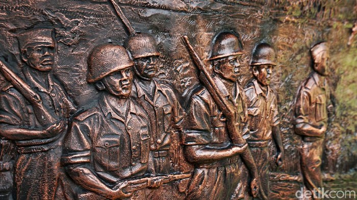 Monumen Mayor Achmadi Dibersihkan
