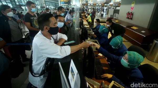 Ini yang Bikin Bandara Soetta Masuk 'World's Best Staff Airport 2021'