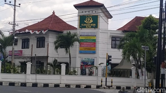 Satu Pegawai Positif COVID-19, 13 Pegawai Kejari Blitar Lain Isolasi ... Satu Pegawai Positif COVID-19, 13 Pegawai Kejari Blitar Lain Isolasi ...