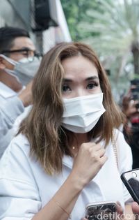 Bungkamnya Gisella Anastasia Usai Pemeriksaan