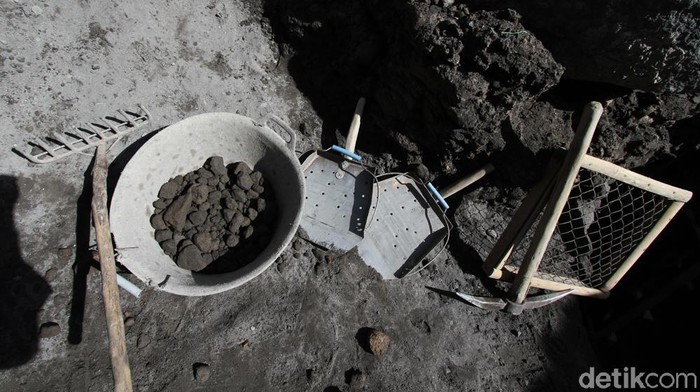 Penambang Merapi Keluhkan Pasir yang Mulai Berkurang