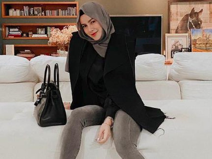 Ini Penampilan Olla Ramlan yang Bikin Orang 'Menangis' Ini Penampilan Olla Ramlan yang Bikin Orang 'Menangis'